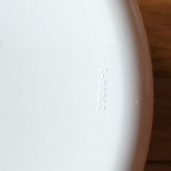 Tupperware | Kitchen | Tupperware One Touch Canister White 279a With ...